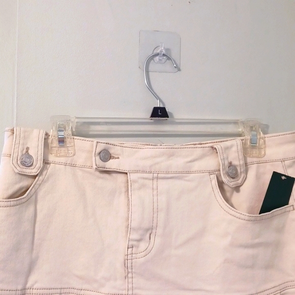 wild fable | Skirts | Wild Fable Size 2 Runs Small More Like A 1 Cream ...